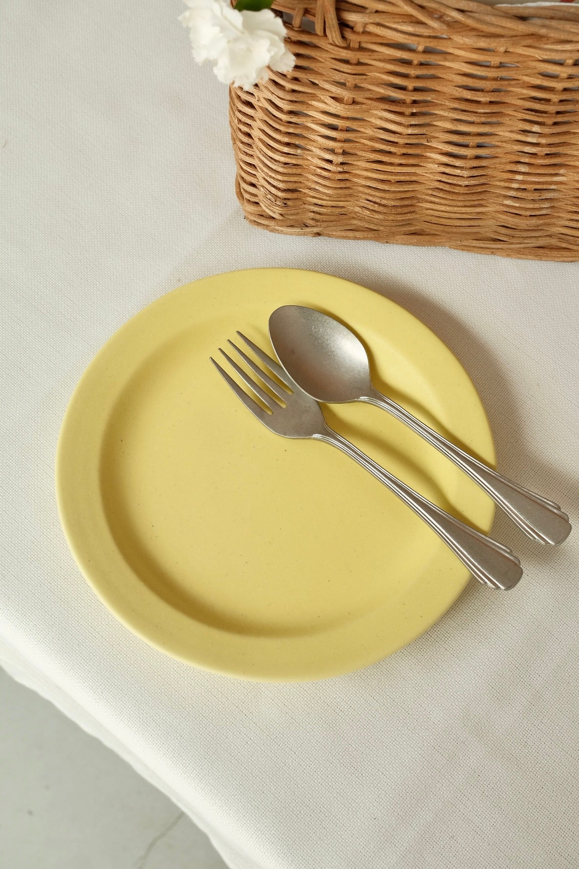 Mashiko Pottery Yoshizawa Yellow Round Plate – Yochi Cups