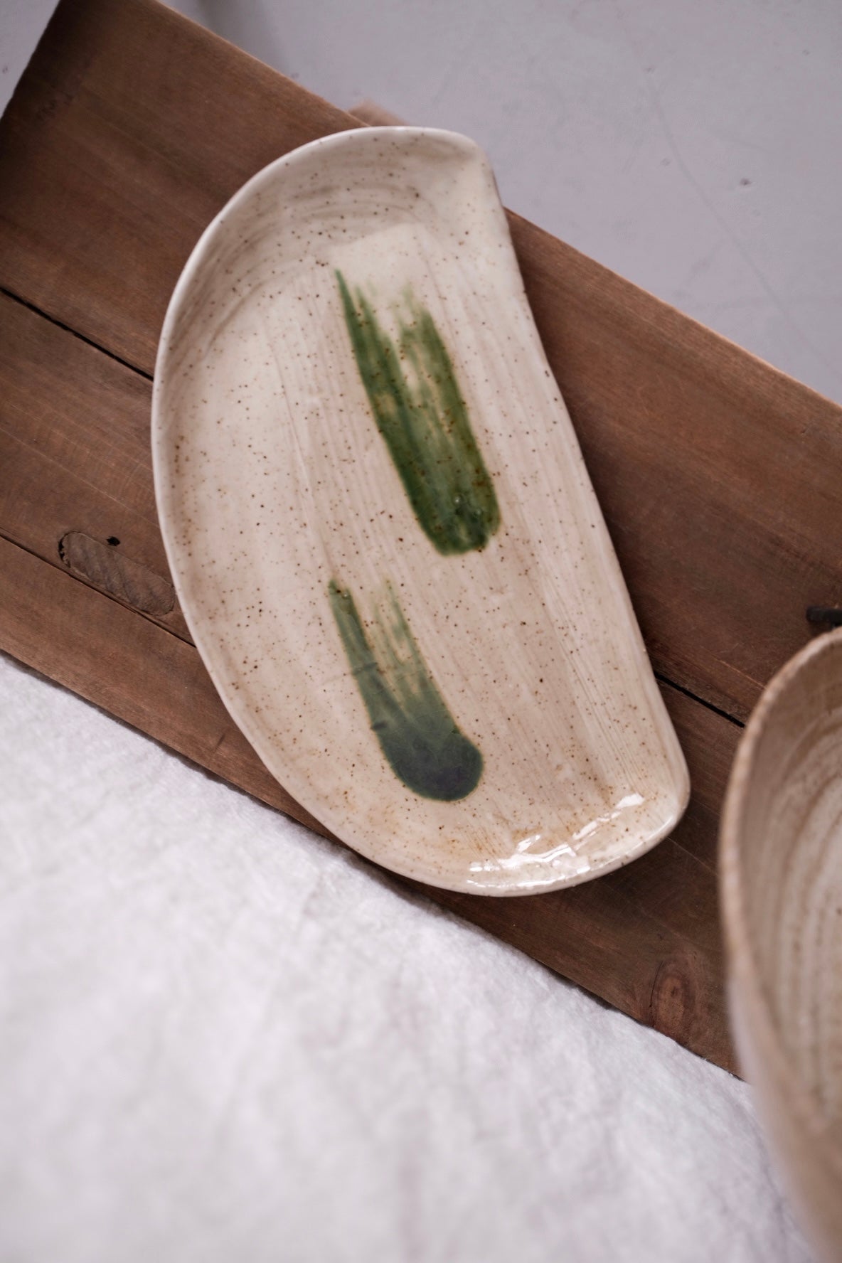 Minoware Half Moon Plate – Yochi Cups