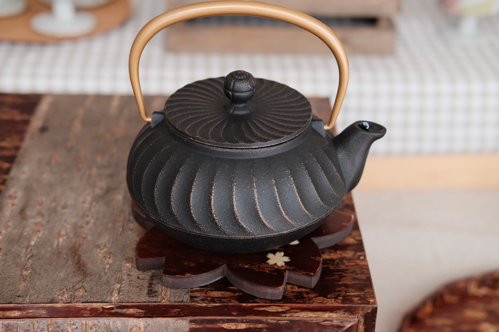 Yatsuyanagi Sakura Shape Akita Cherry Bark Work Sakura Coaster/ Pot Ho ...